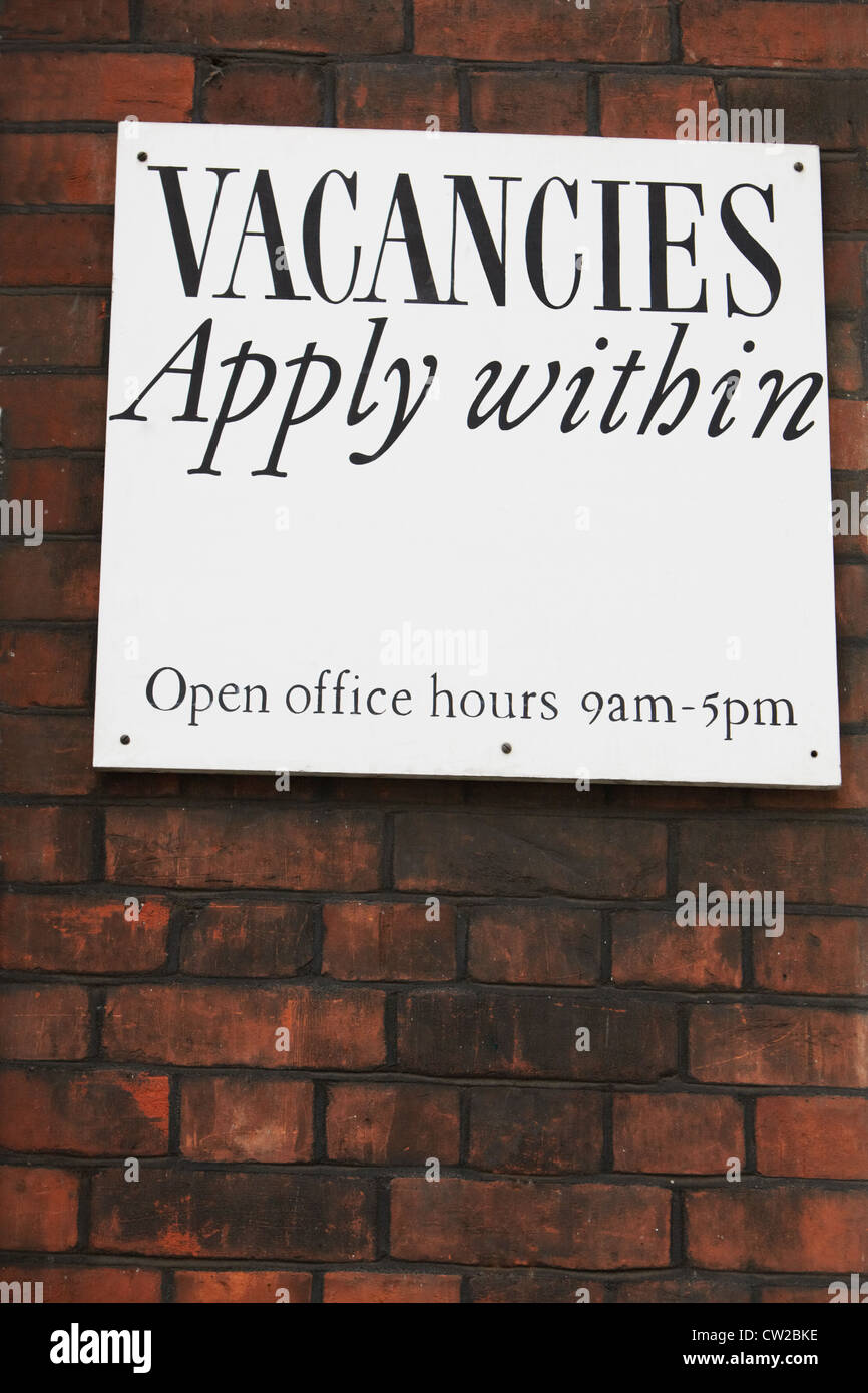Job vacancy sign hi-res stock photography and images - Alamy