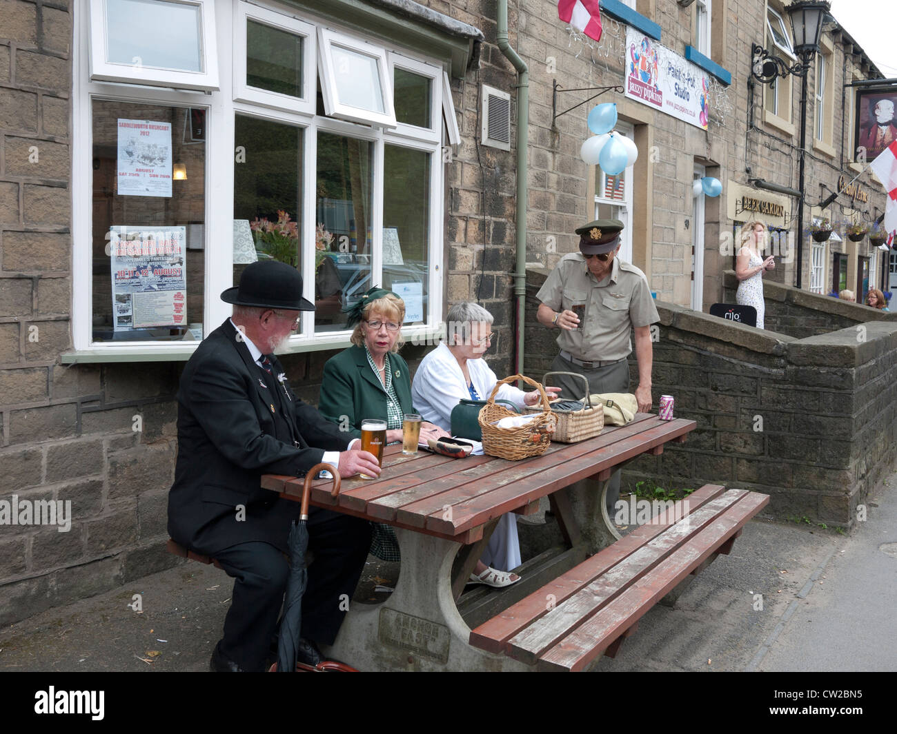 1940s pub hi-res stock photography and images - Alamy