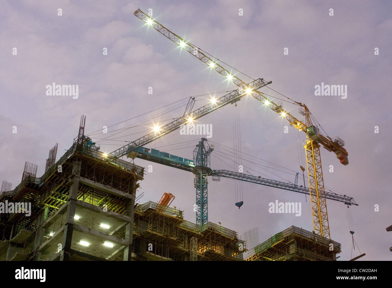 Cranes construction building construction hi-res stock photography and ...