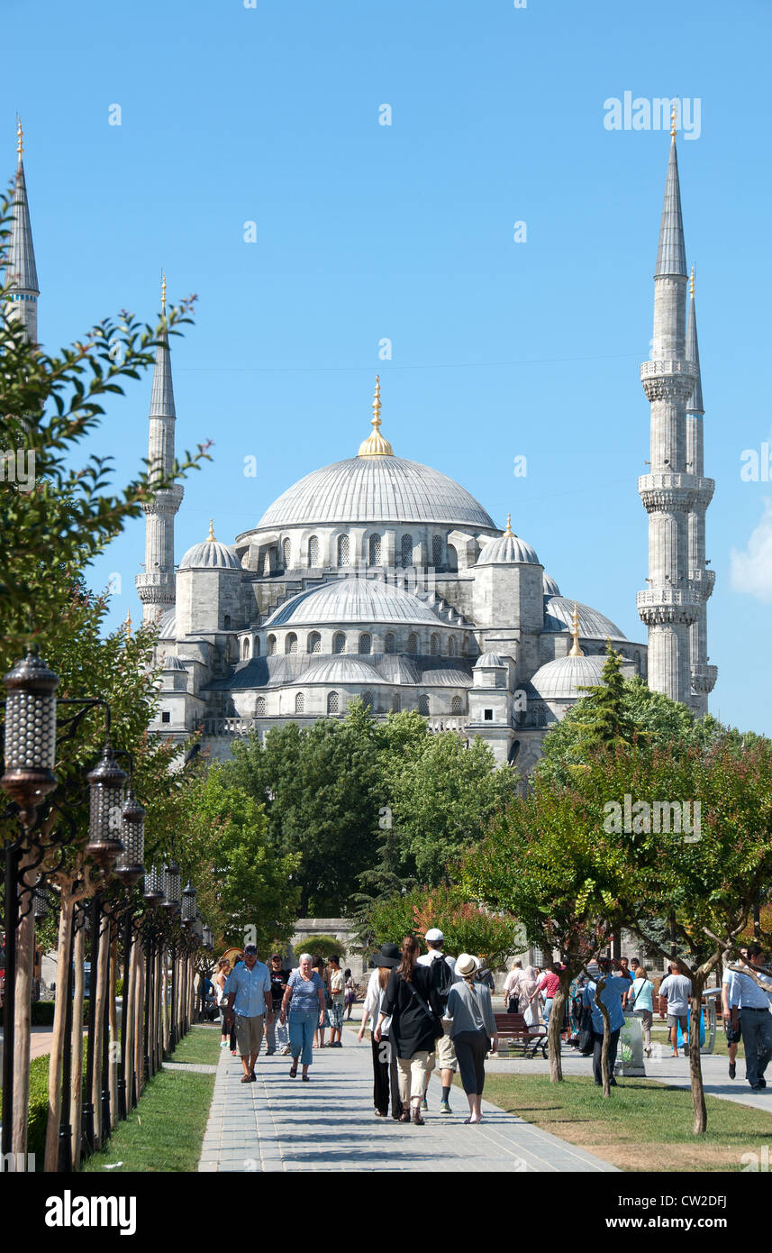 ISTANBUL, TURKEY. The Sultanahmet Camii (aka the Blue Mosque) in the ...