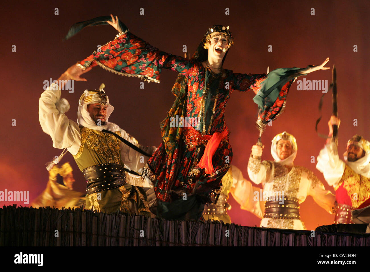 Dubai, traditional dance at a festival in the desert Stock Photo - Alamy