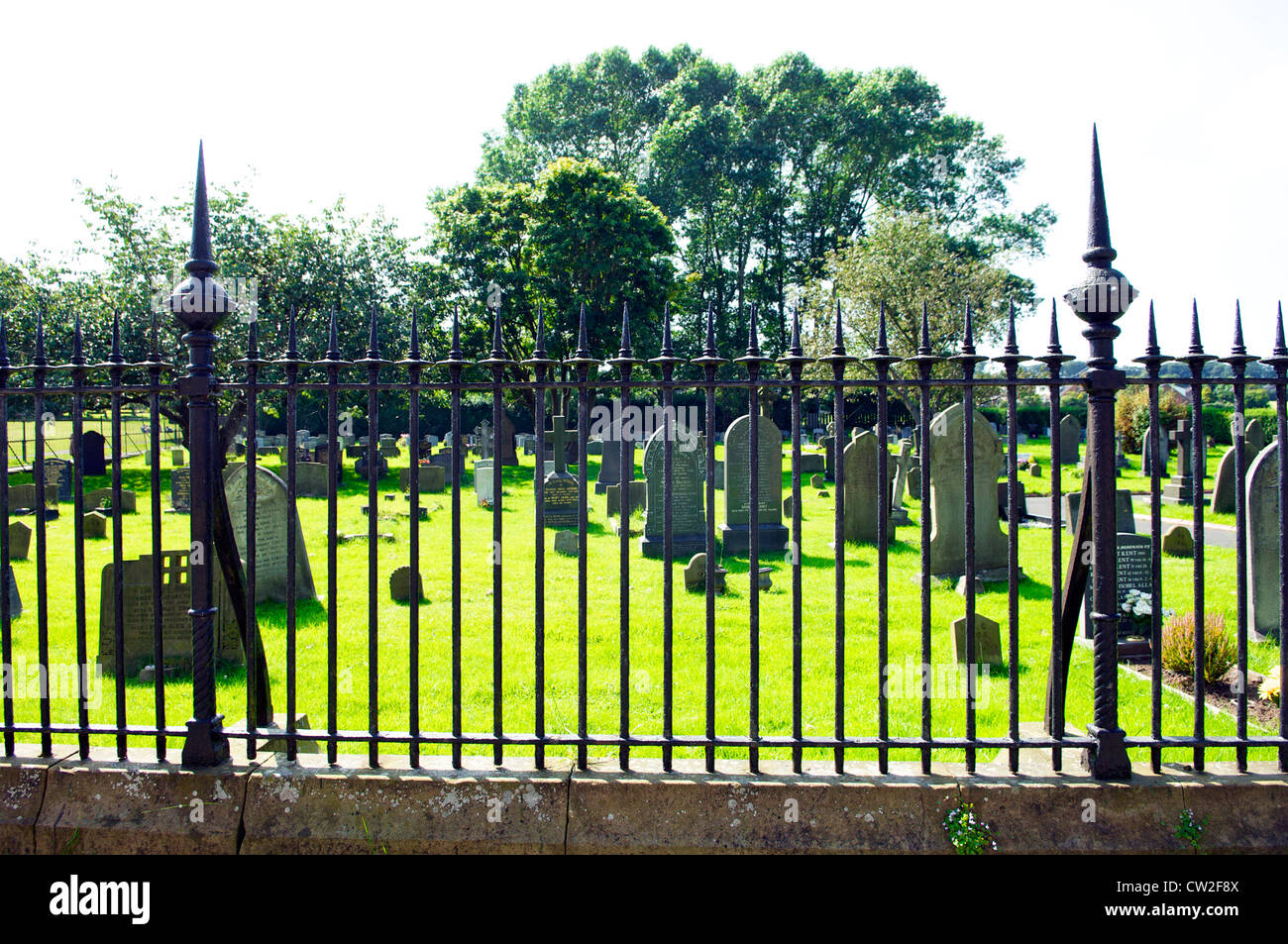 Railings graveyard hi-res stock photography and images - Alamy