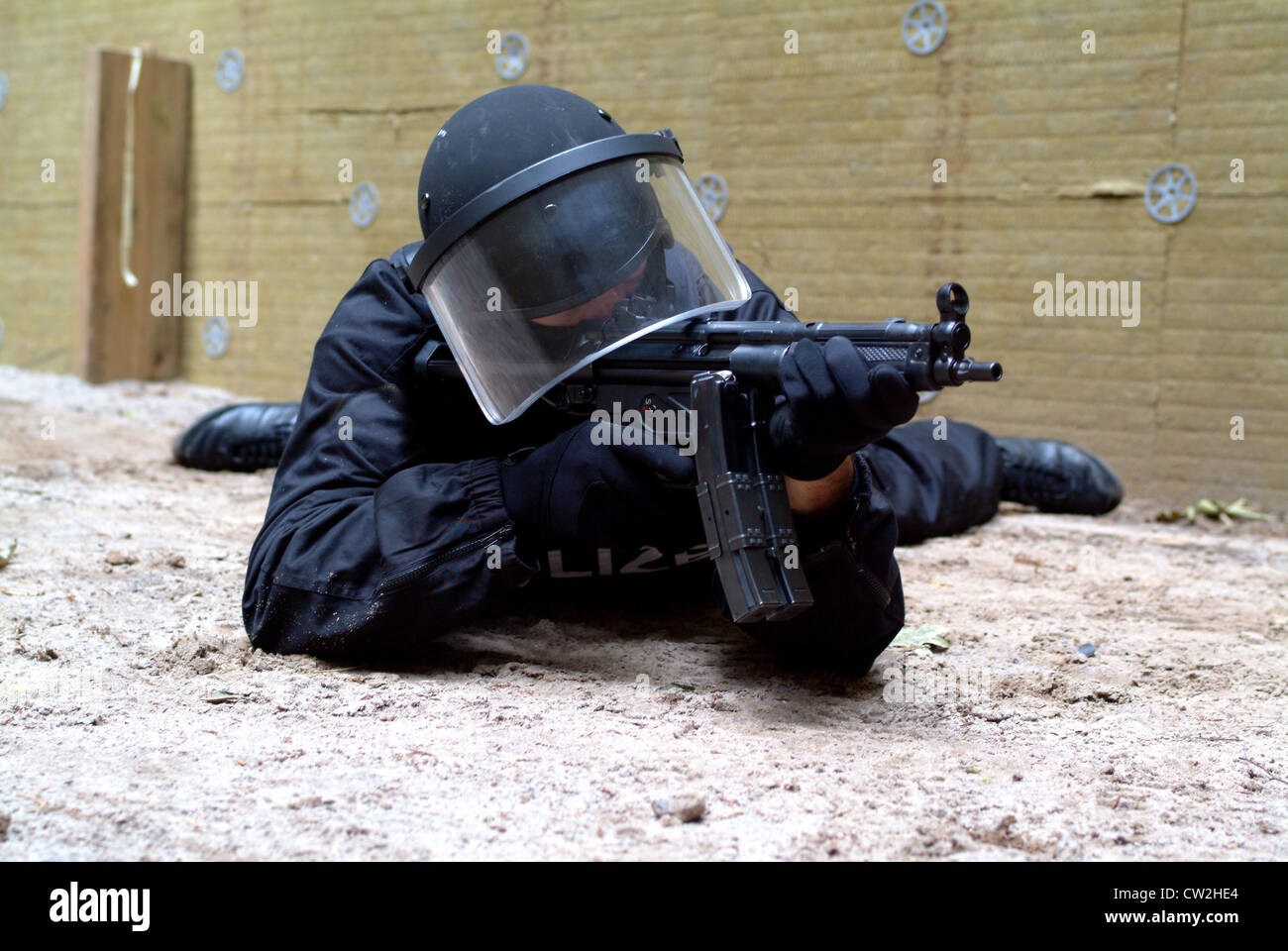 Police Swat Team Exercise Anti Stock Photos & Police Swat Team Exercise ...
