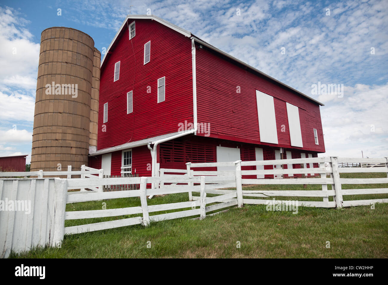 Silo doors hi-res stock photography and images - Alamy