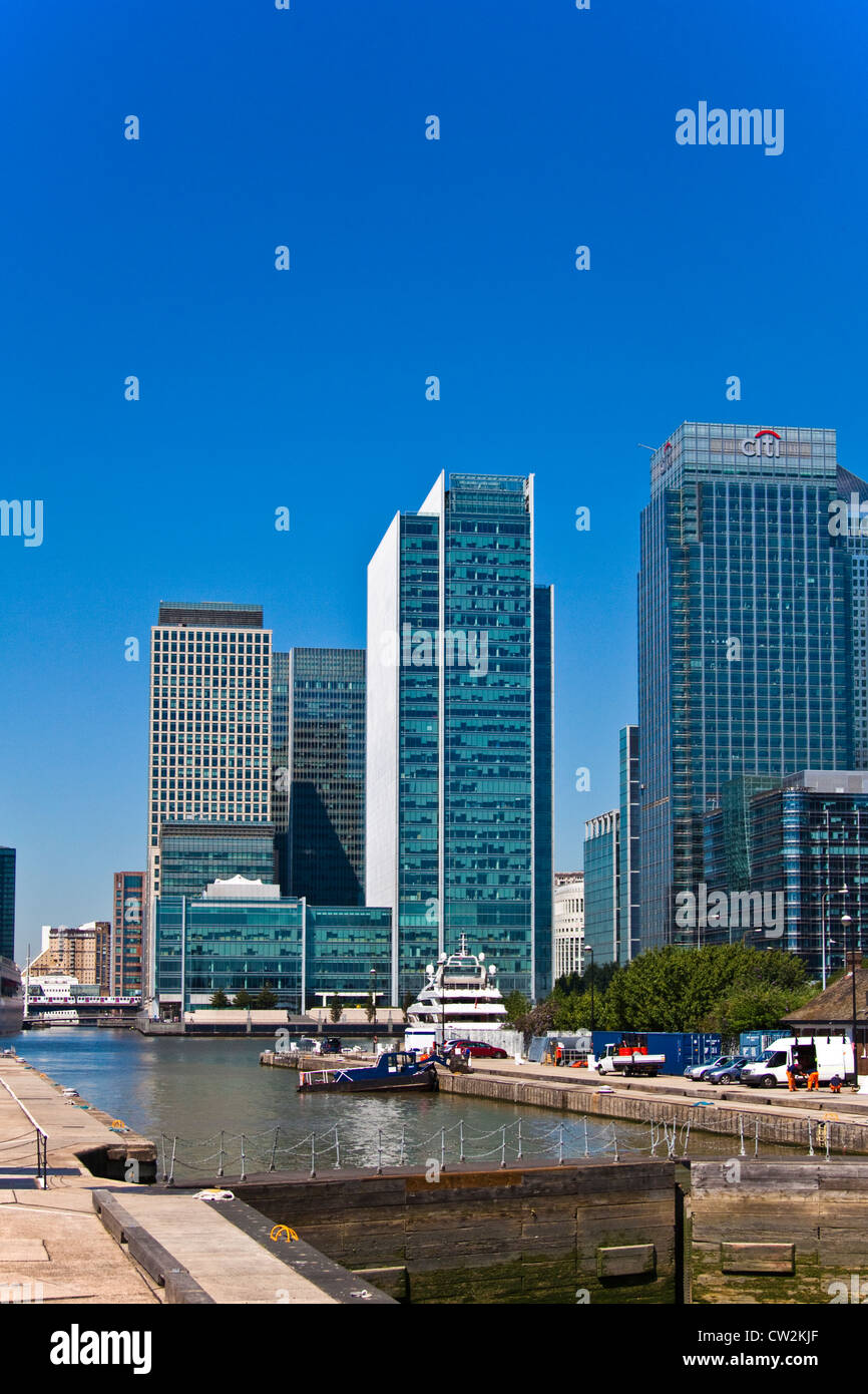 Wharf lock hi-res stock photography and images - Alamy