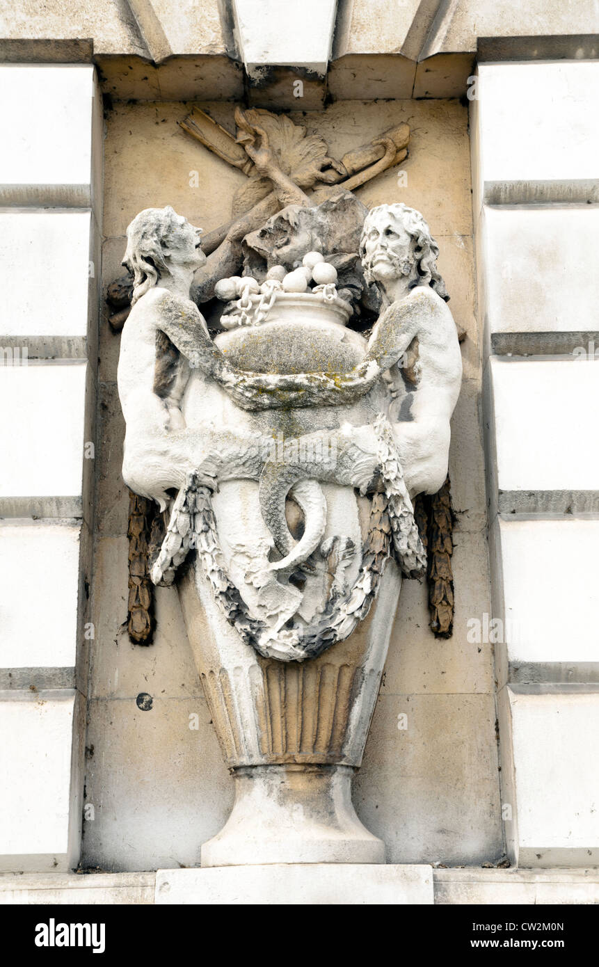 London bas relief hi-res stock photography and images - Alamy