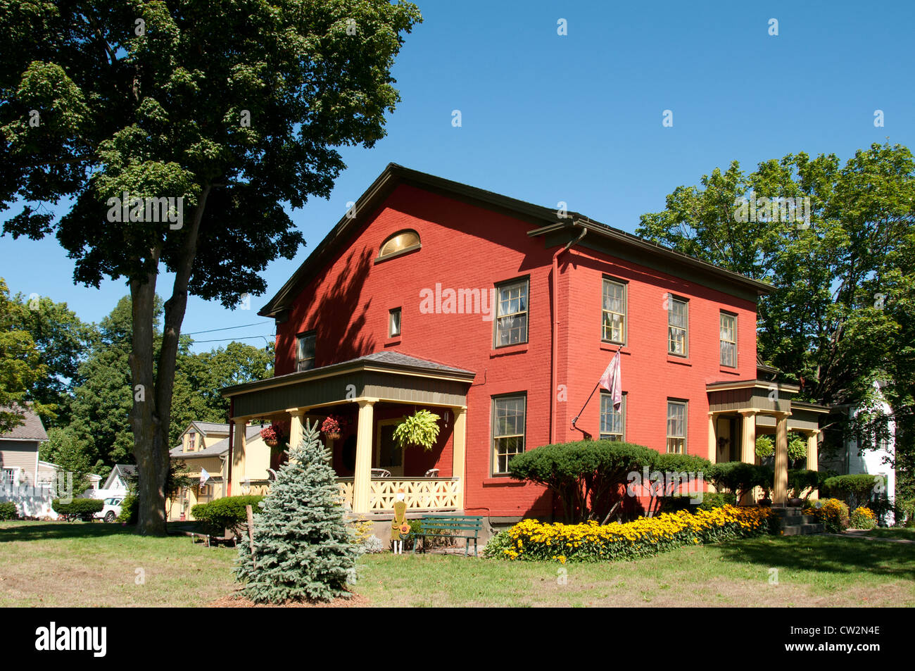 Colonial style brick home Stock Photo - Alamy