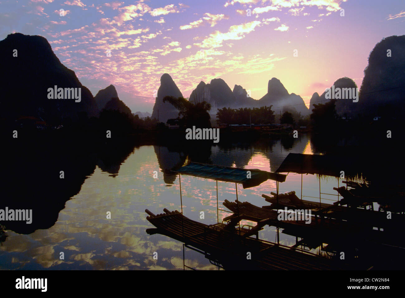 China Guangxi province Li river sunset Stock Photo - Alamy