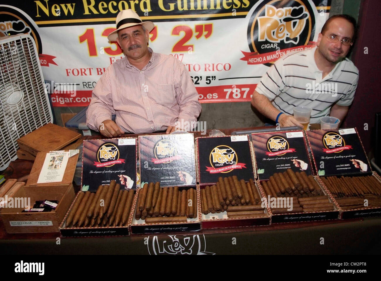 PUERTO RICO SAN JUAN Plaza Mercado Friday night is party night. Cigar ...