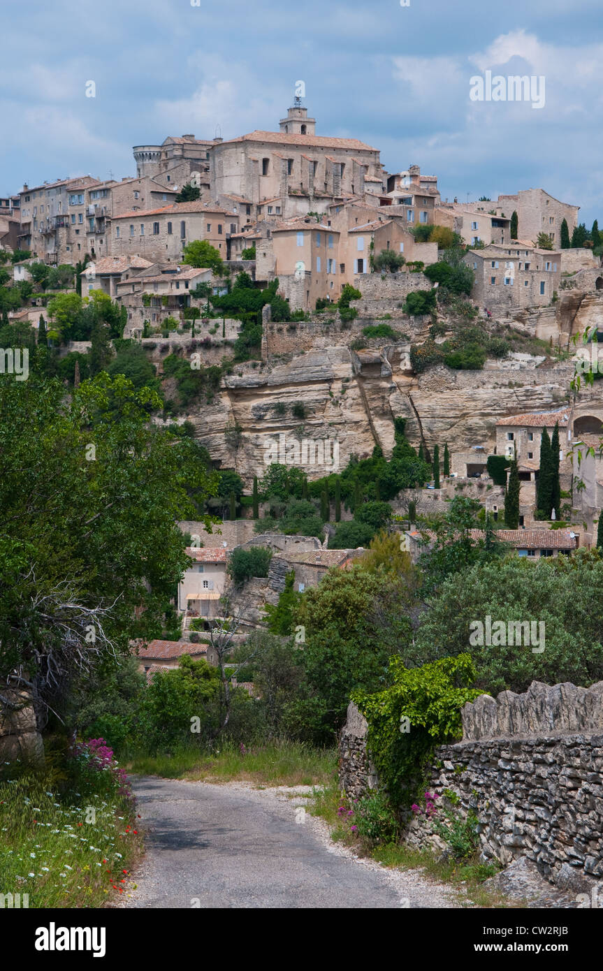 Old hilltop village france hi-res stock photography and images - Alamy
