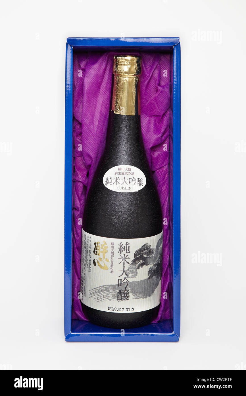 Japanese sake rice wine suishin hi-res stock photography and images - Alamy