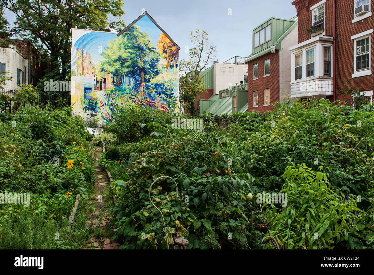Urban community garden, Locust Street, Philadelphia, Pennsylvania, USA ...
