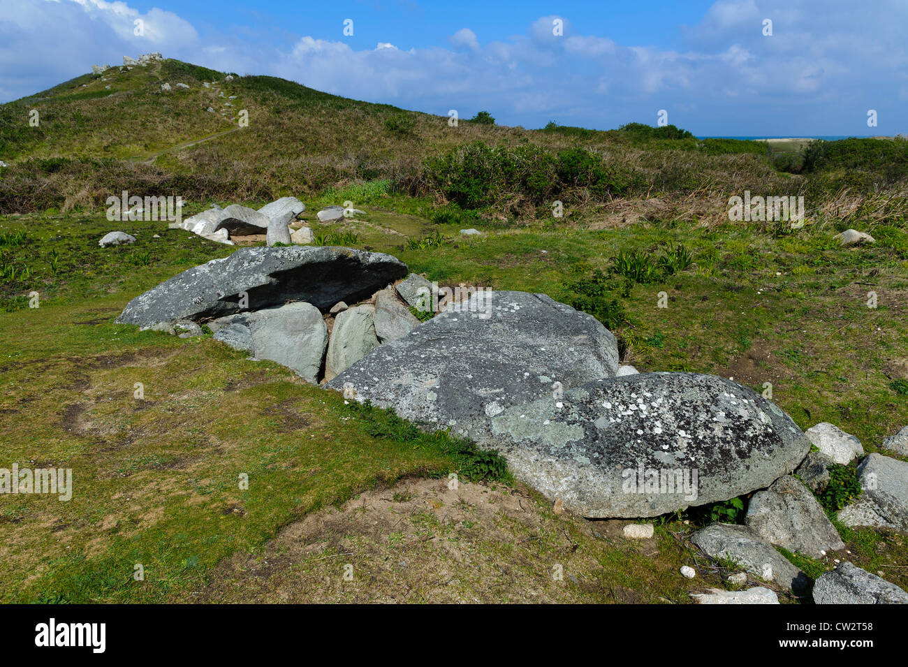 Neolithic and bronze age tomb Roberts Cross, 2500-1200 b.C., Isle of ...