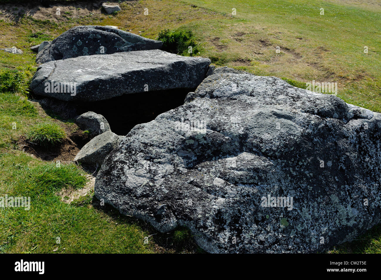 Neolithic and bronze age tomb Roberts Cross, 2500-1200 b.C., Isle of ...