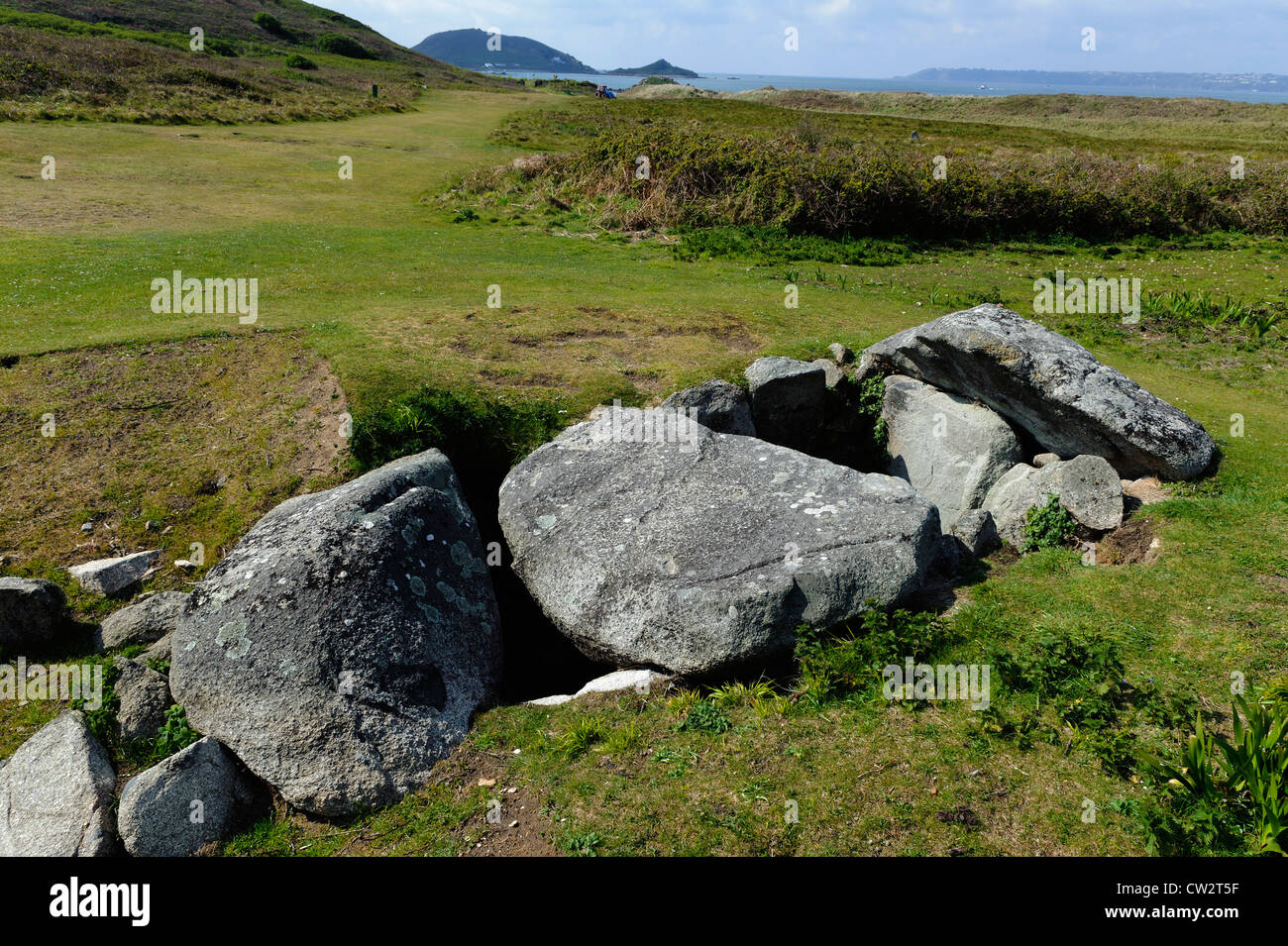 Neolithic and bronze age tomb Roberts Cross, 2500-1200 b.C., Isle of ...