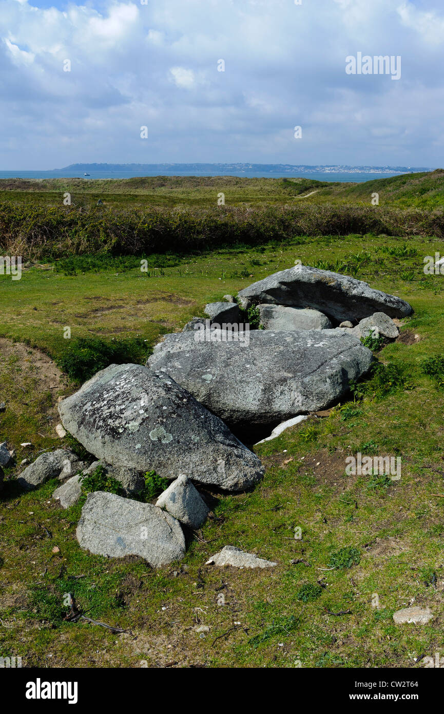 Neolithic and bronze age tomb Roberts Cross, 2500-1200 b.C., Isle of ...