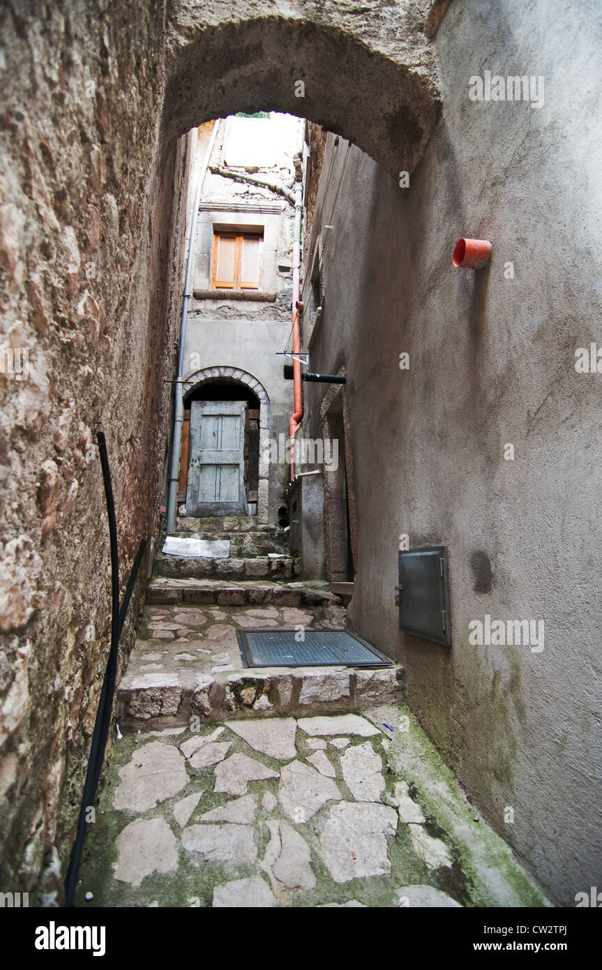 Italian narrow street hi-res stock photography and images - Alamy