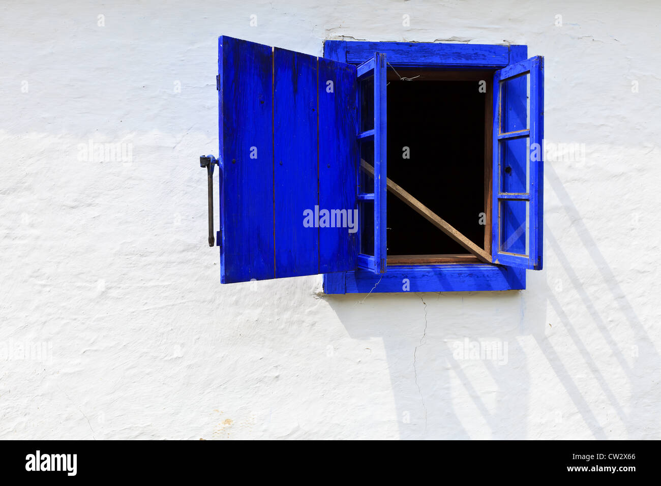 Blue window frame on hi-res stock photography and images - Alamy