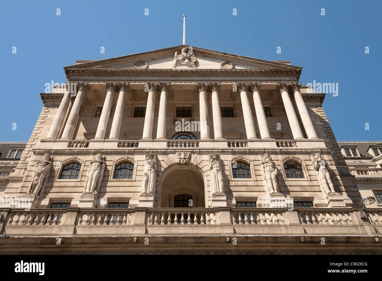 Buildings landmarks bank england london hi-res stock photography and ...