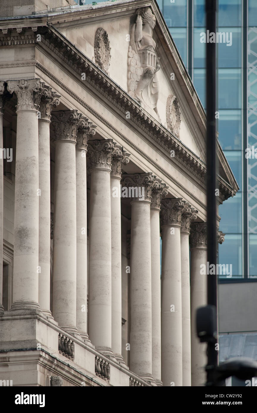 Portico of the Bank of England in Threadneedle Street, City of London ...