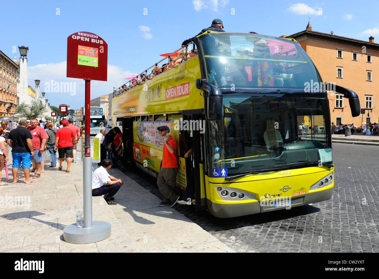 Vintage bus italy hi-res stock photography and images - Alamy
