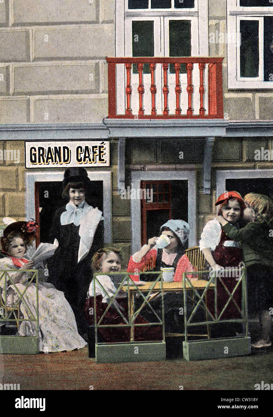 Children sit in a cafe Stock Photo - Alamy