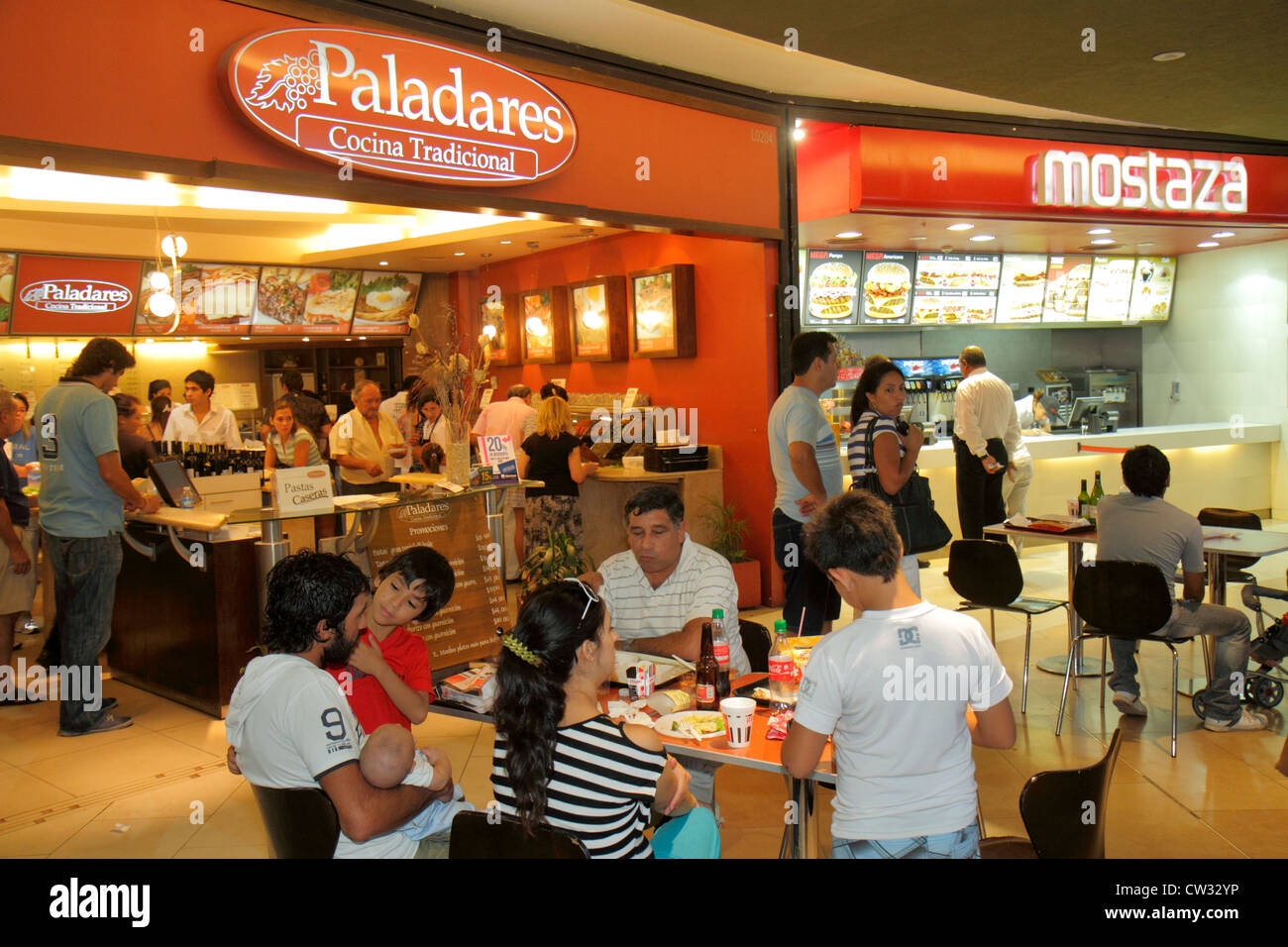 Cafe argentina family hi-res stock photography and images - Alamy