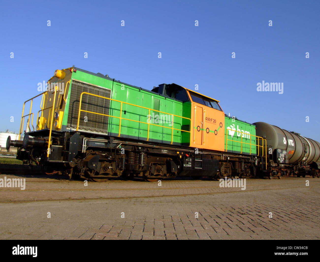 RRF Class V 100 locomotives at Rotterdam harbor emplacement Stock Photo ...