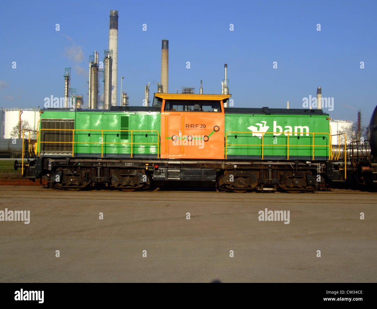 RRF Class V 100 locomotives at Rotterdam harbor emplacement Stock Photo ...