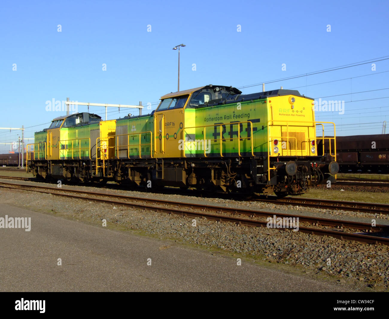 RRF Class V 100 locomotives at Rotterdam harbor emplacement Stock Photo ...