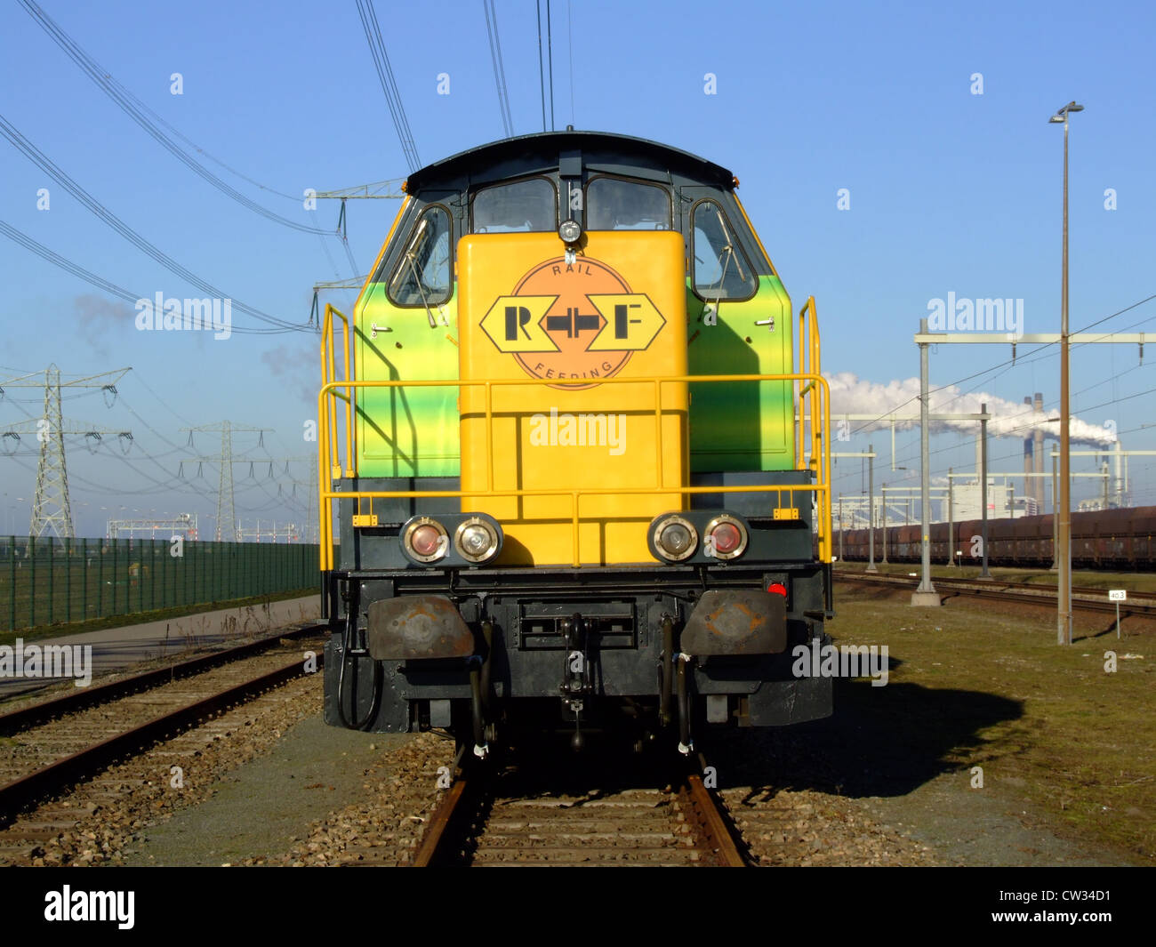 RRF Class V 100 locomotives at Rotterdam harbor emplacement Stock Photo ...