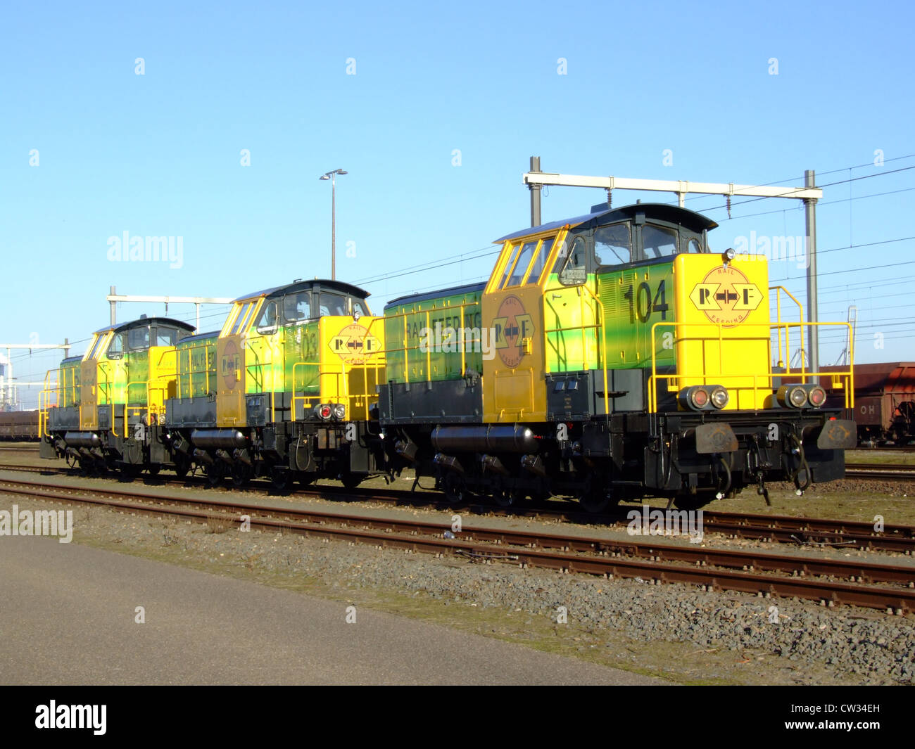 RRF Class V 100 locomotives at Rotterdam harbor emplacement Stock Photo ...