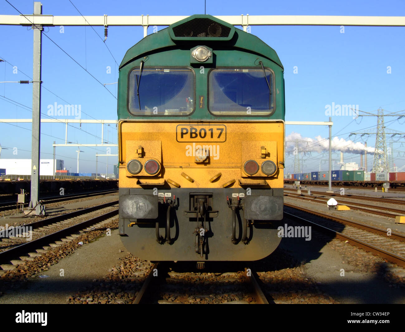 MRCE dispolok E189096 ES64F4-996 at Rotterdam harbor emplacement Stock ...