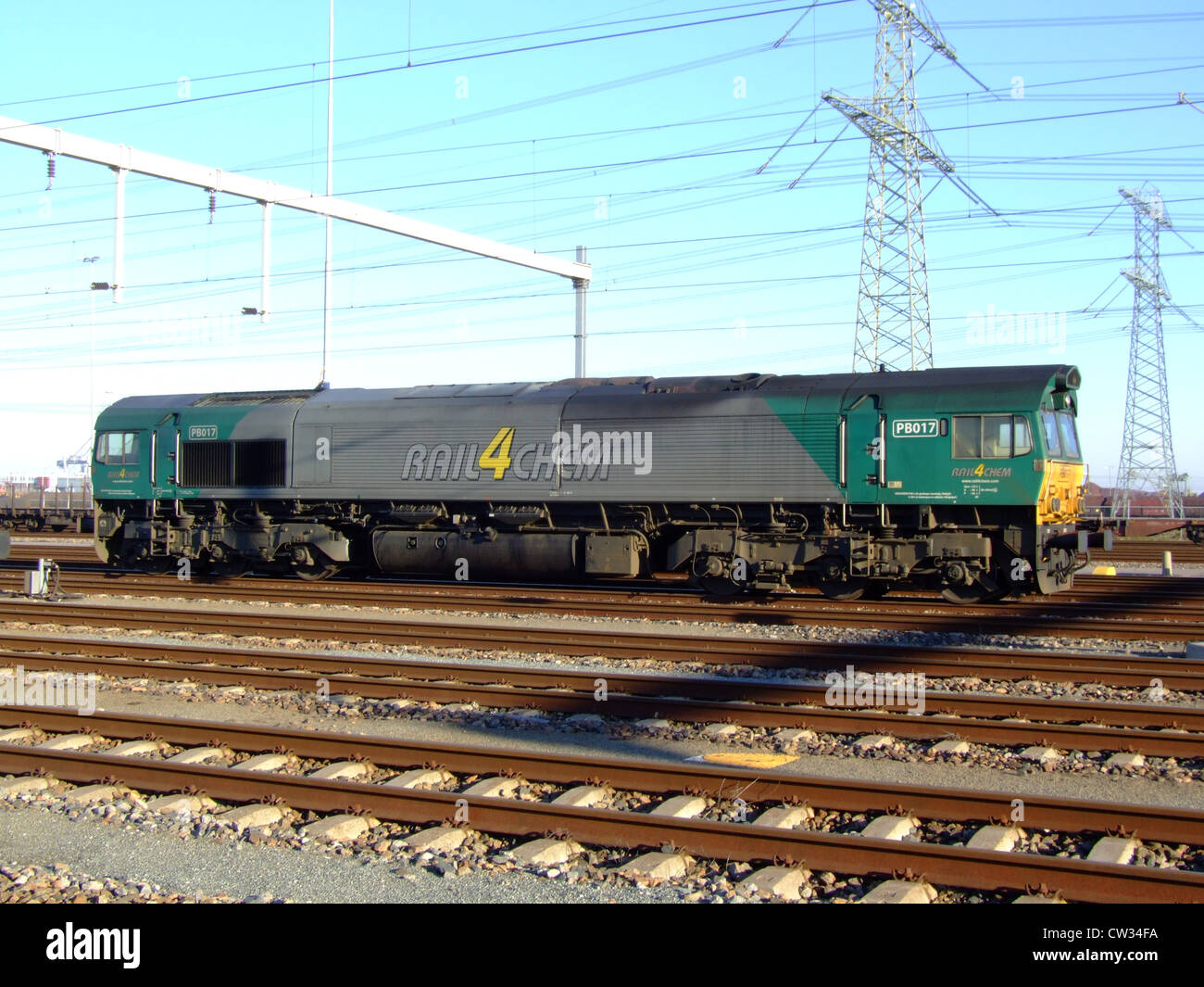 MRCE dispolok E189096 ES64F4-996 at Rotterdam harbor emplacement Stock ...