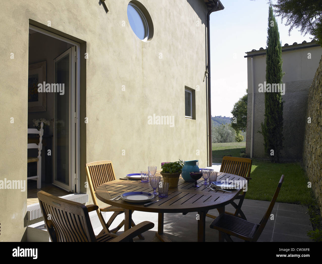 Tuscan table and chairs hi-res stock photography and images - Alamy