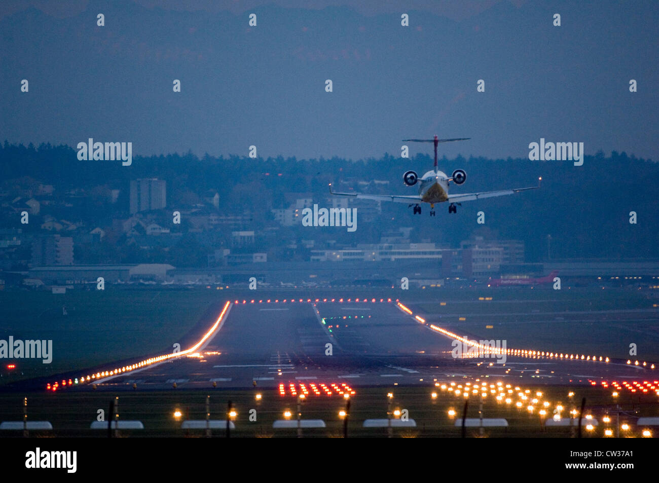Approach to the airport of Zurich (Switzerland Stock Photo - Alamy