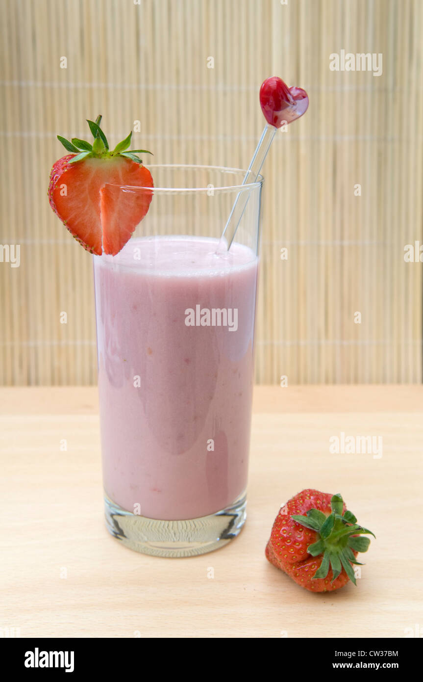Strawberry milkshake made with fresh strawberries, with strawberry ...