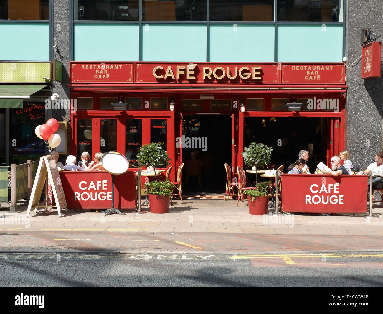 Cafe rouge hi-res stock photography and images - Alamy