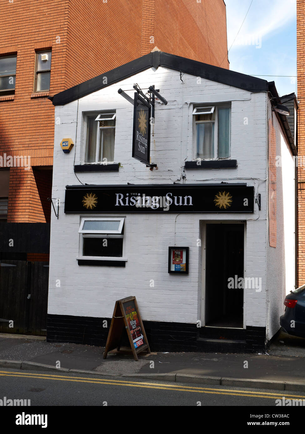 Rising sun pub hi-res stock photography and images - Alamy