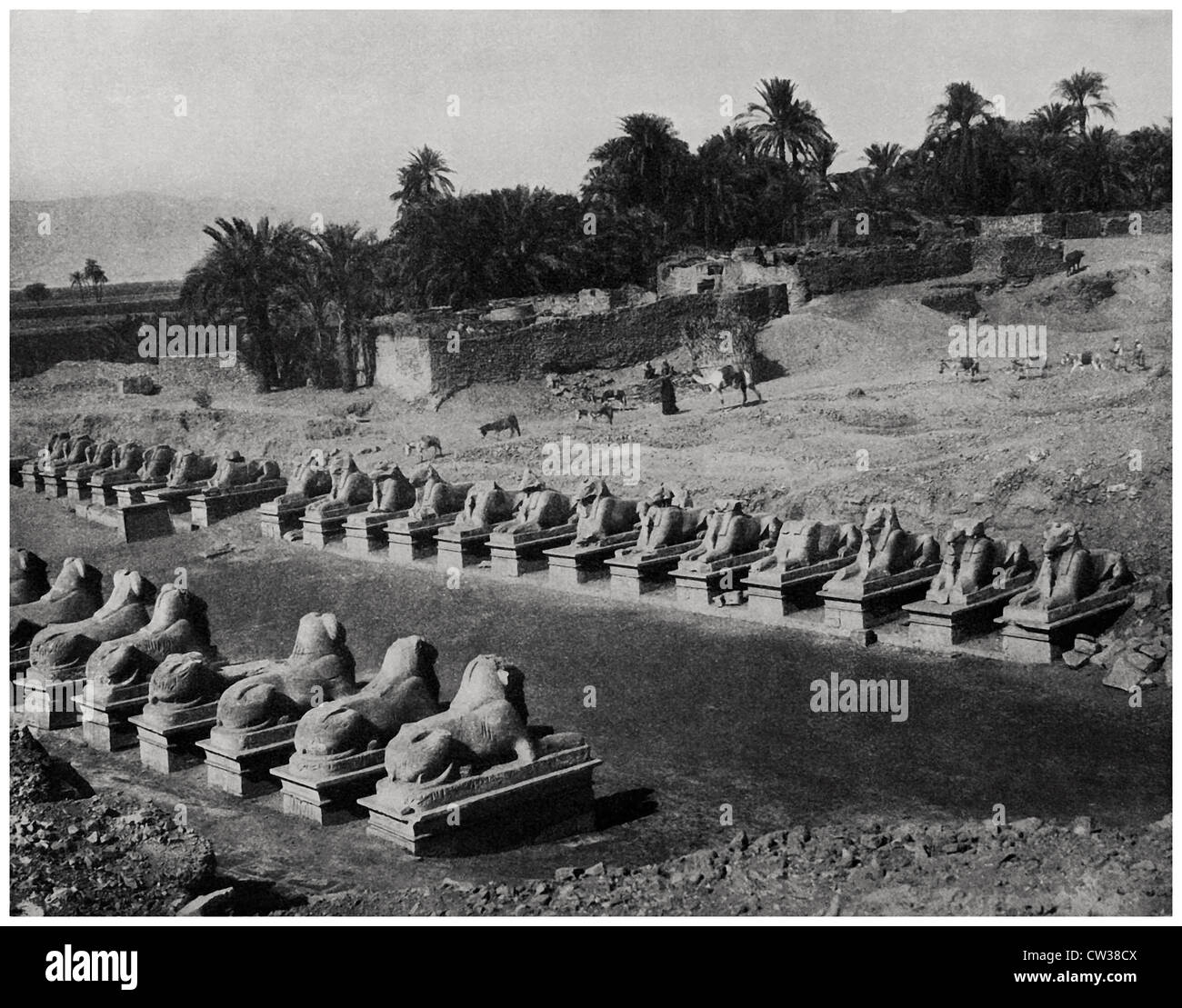 Circa 1100 architecture hi-res stock photography and images - Alamy