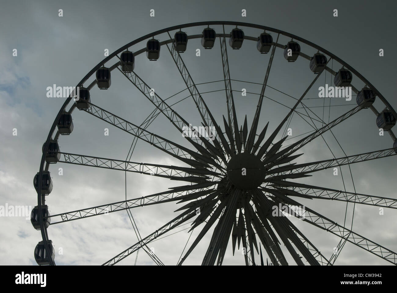 Symmetry symmetrical pattern hi-res stock photography and images - Alamy