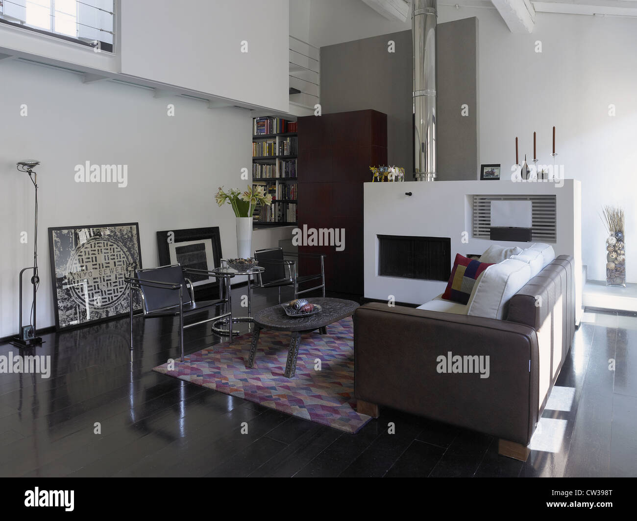 Contemporary living room, interior in an italian house Stock Photo - Alamy