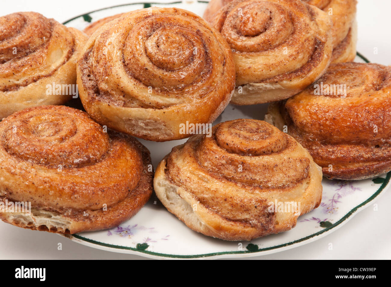 Home made buns with cinnamon, close-up shot Stock Photo - Alamy