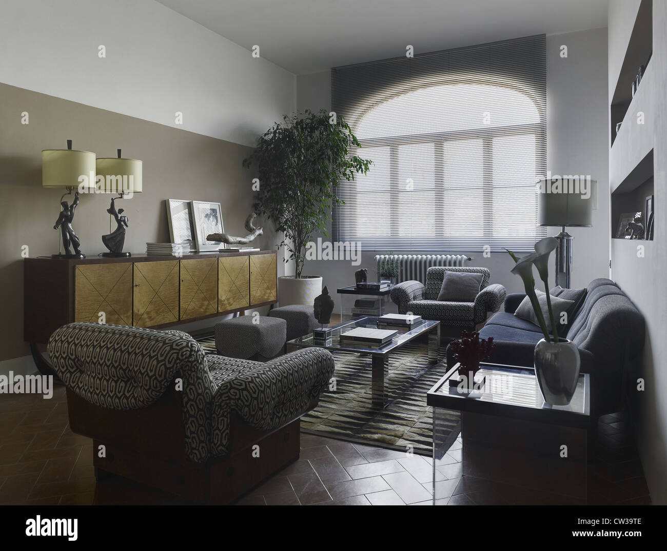 Contemporary living room, interior in an italian house Stock Photo - Alamy
