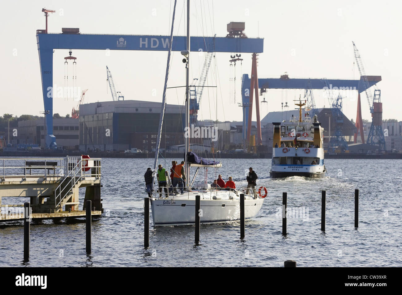 Hdw crane hi-res stock photography and images - Alamy