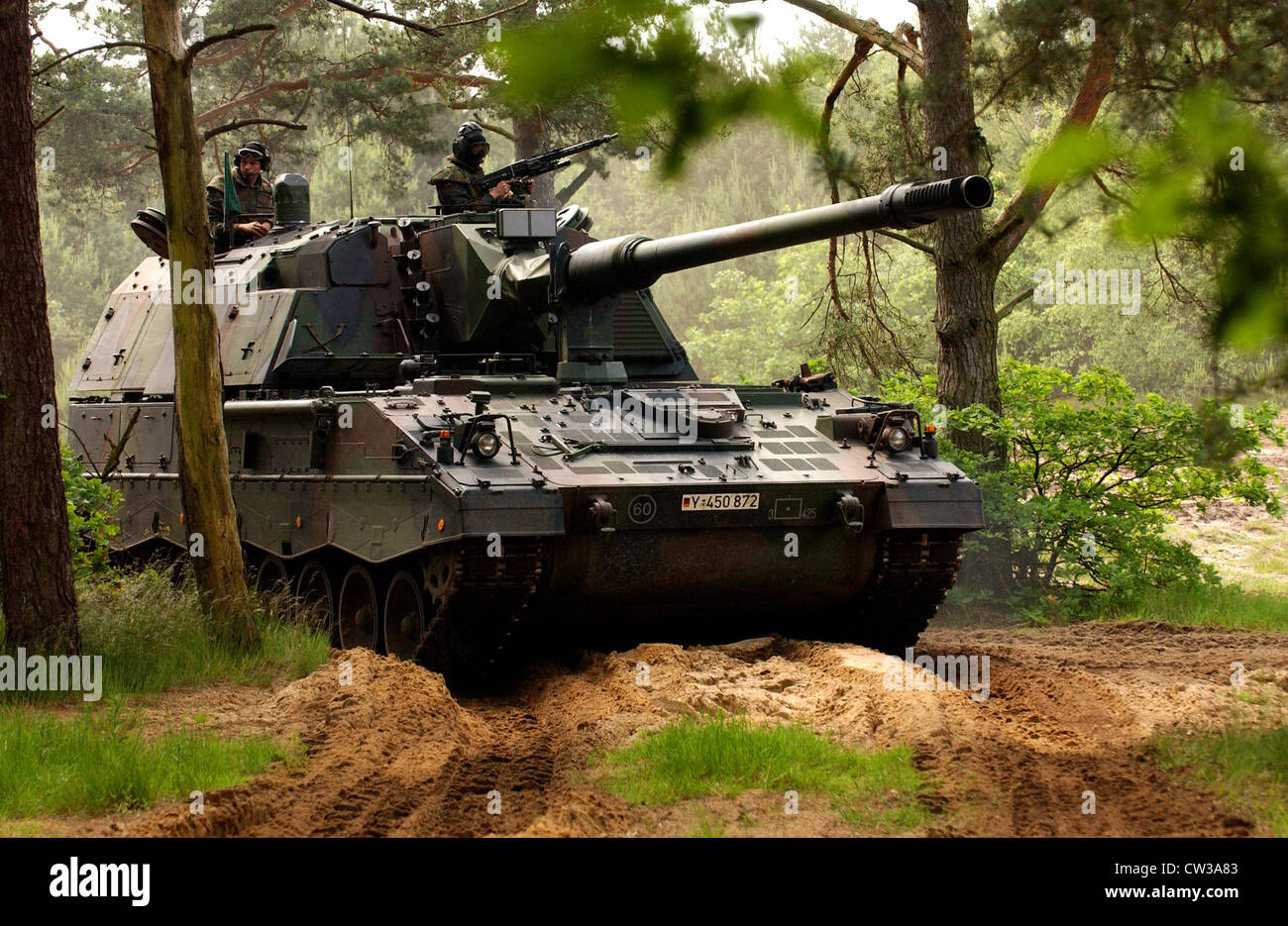 Howitzer 2000 hi-res stock photography and images - Alamy