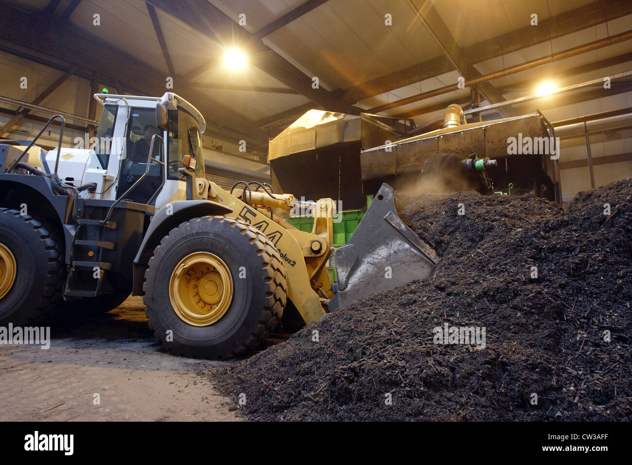 Finished compost hi-res stock photography and images - Alamy