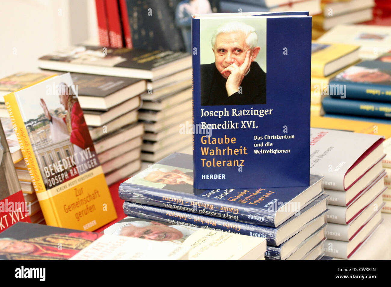 Books by and about Pope Benedict XVI Stock Photo - Alamy