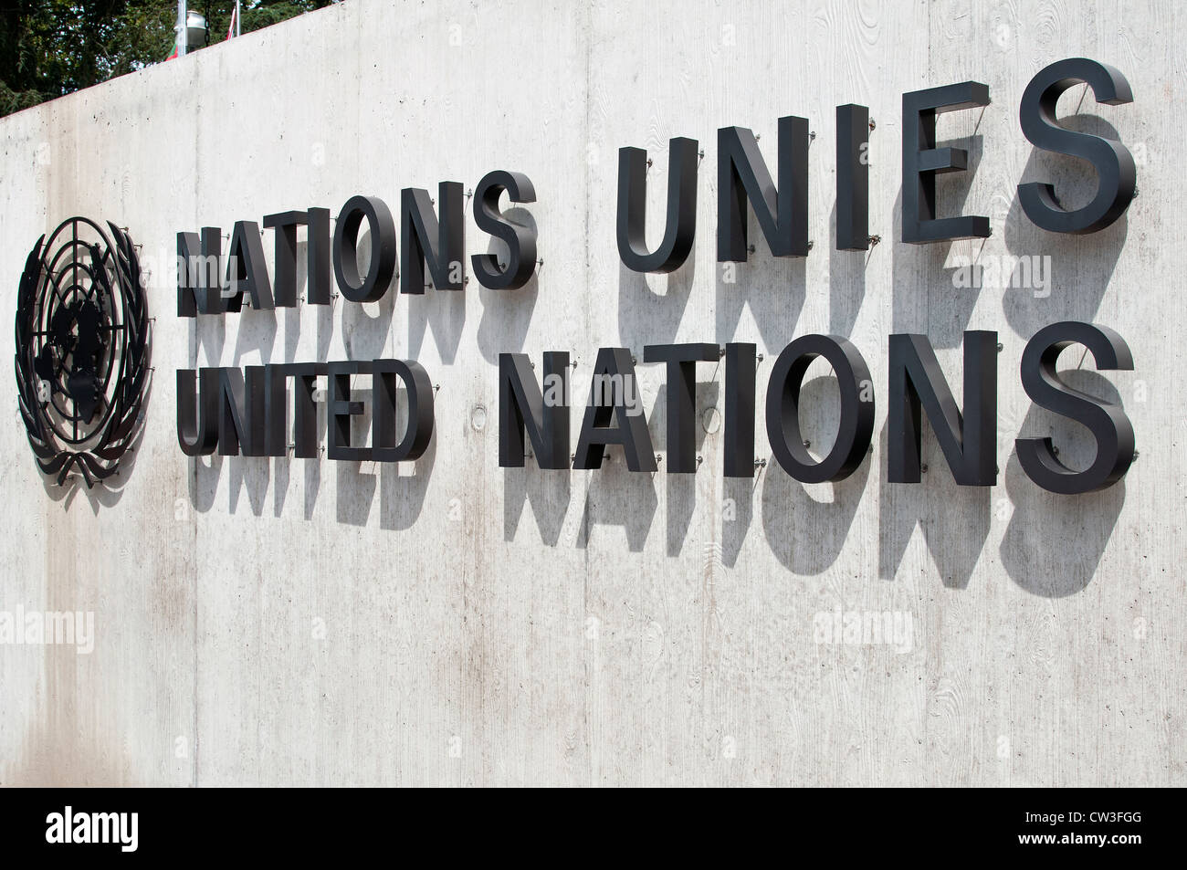United nations logo hi-res stock photography and images - Alamy