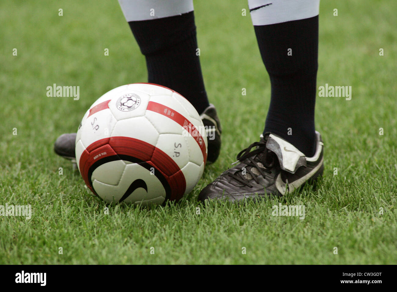 Professional footballers hi-res stock photography and images - Alamy